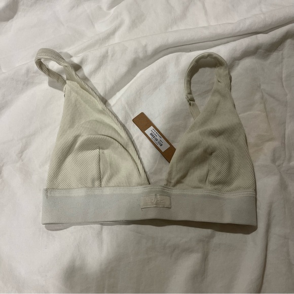 SKIMS | Intimates & Sleepwear | Nwt Skims Cotton Rib Plunge Logo Bra ...